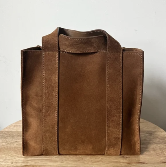 Posh Party LIVE: Bags & Wallets for Spring on Poshmark